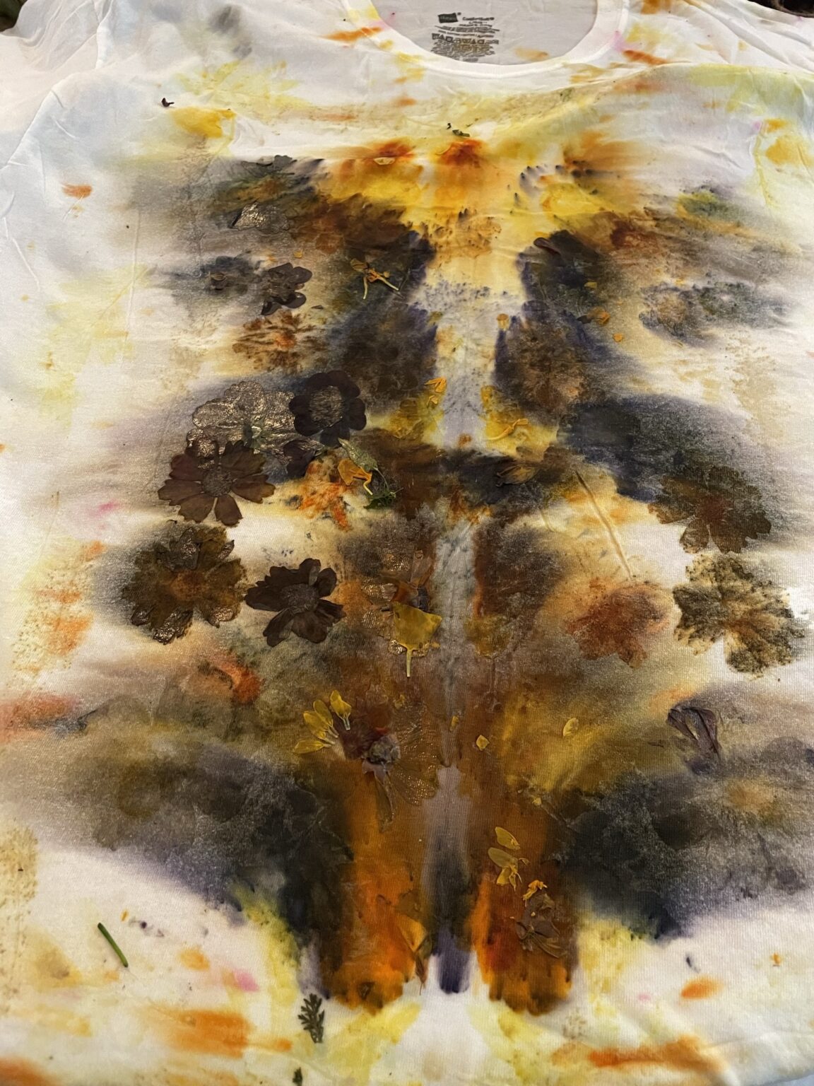 Mud & Craft : Botanical Dye: Bundle Dyeing Workshop – Manzanita Oregon ...